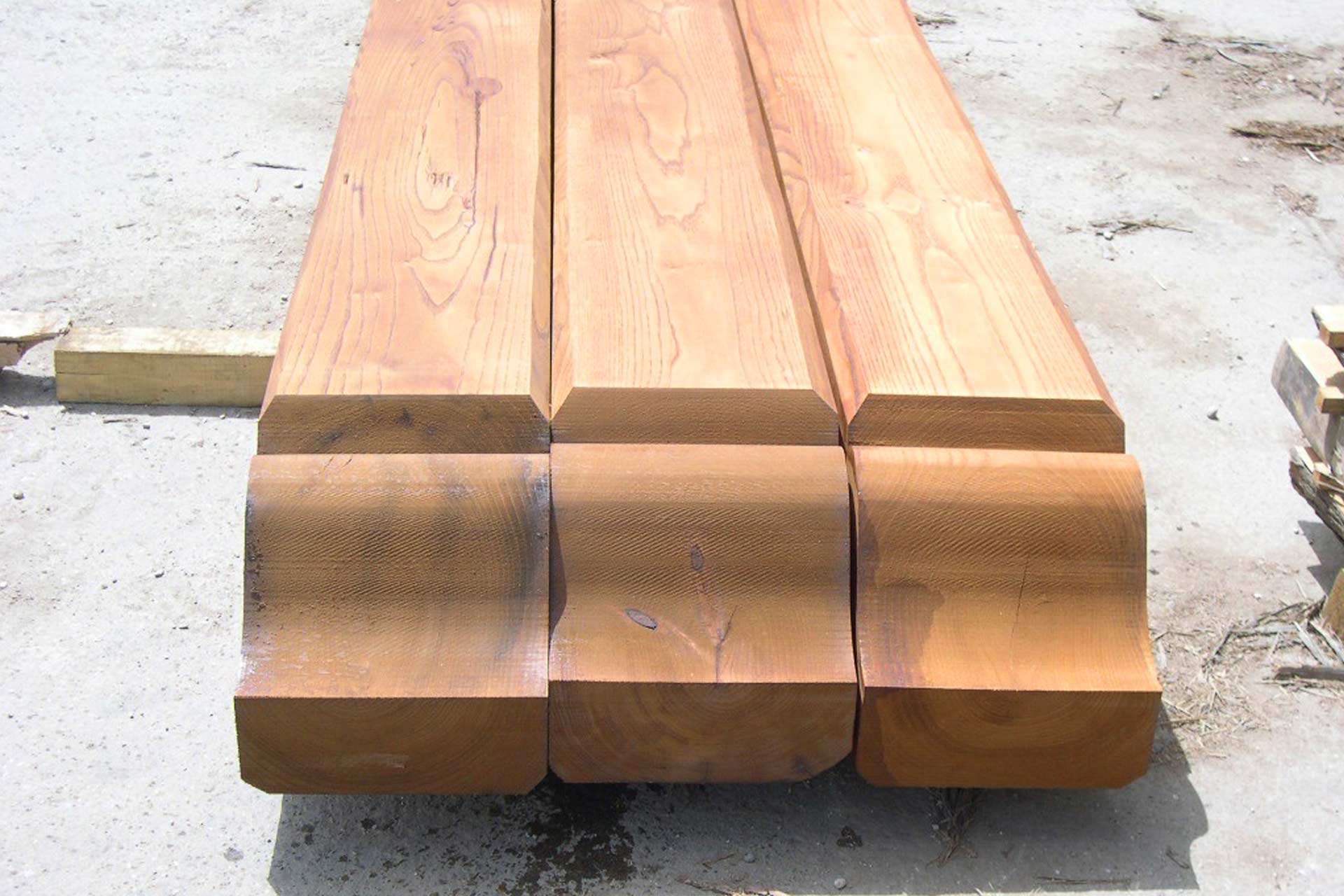 Legno Castagno - Agenzia Selmi: Legnami Vernici per edilizia